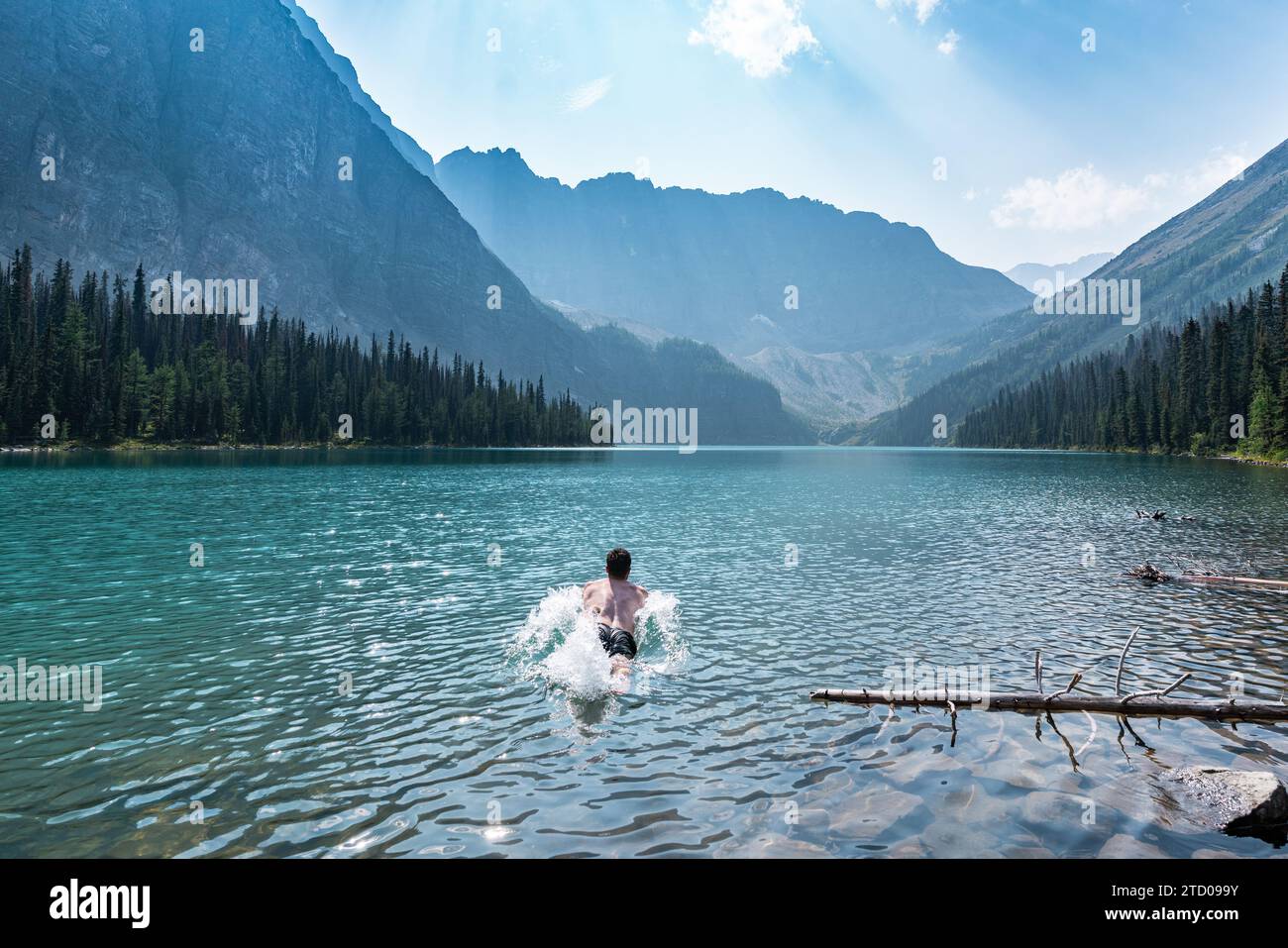 Serene glacial lake hi-res stock photography and images - Alamy