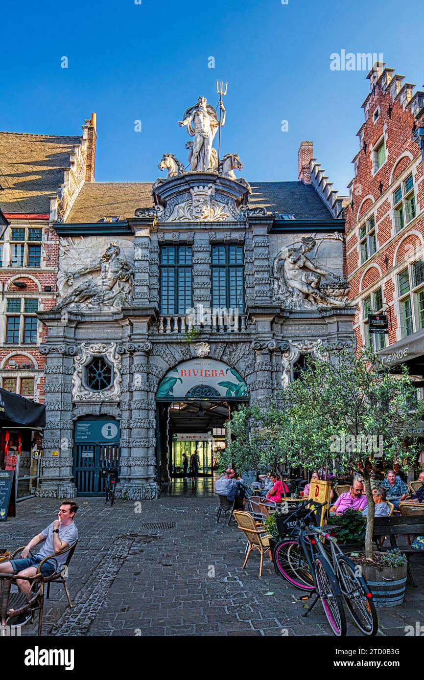 Old fish market building hi-res stock photography and images - Alamy