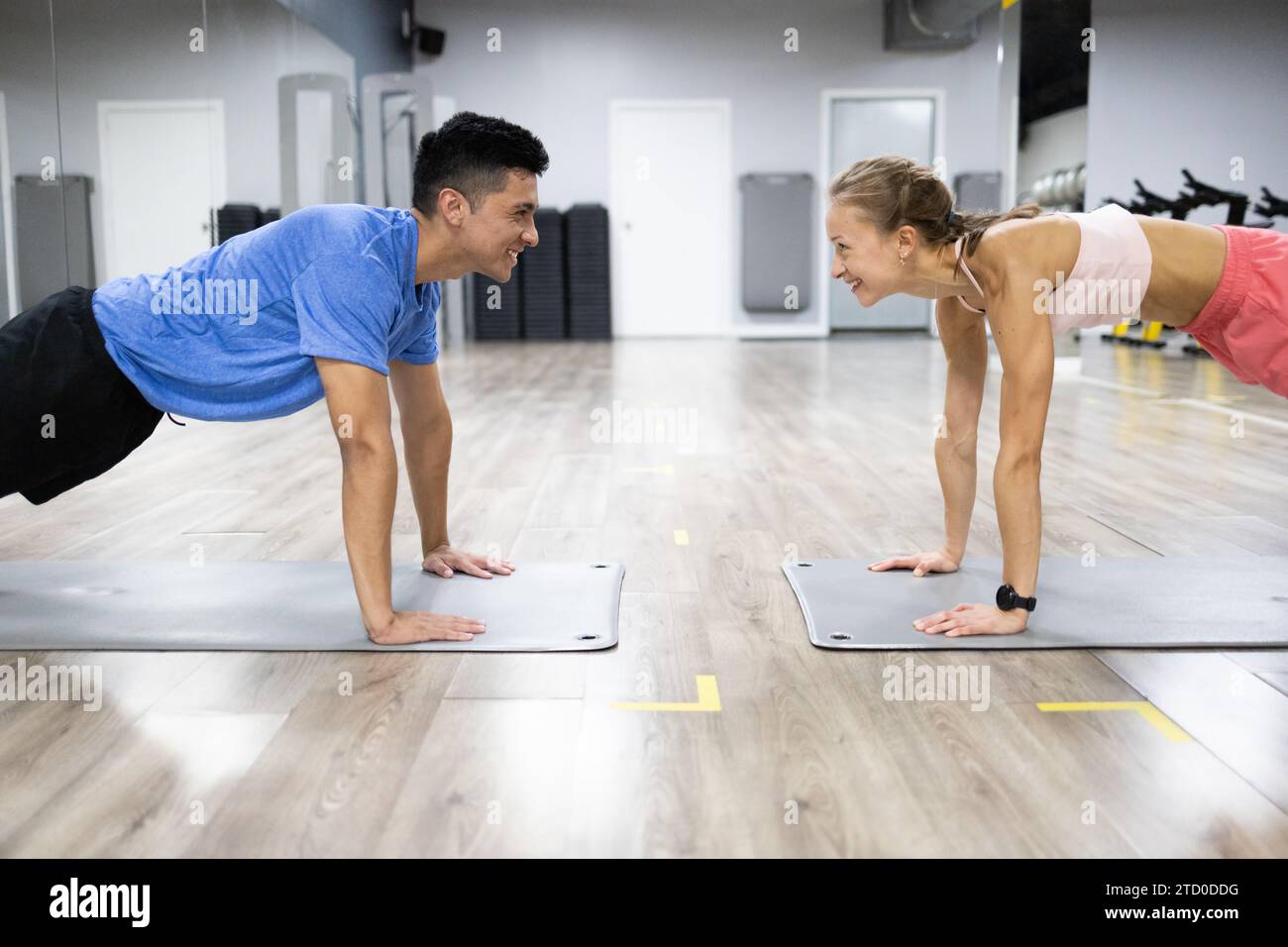 Gym camaraderie hi-res stock photography and images - Alamy