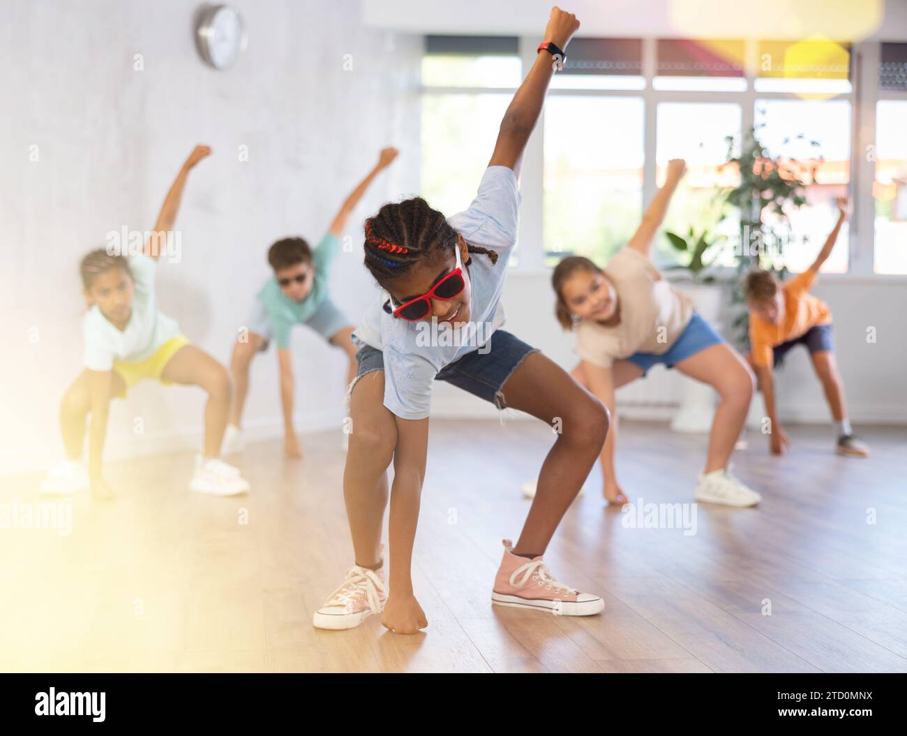 Male dancer expressive moves hi-res stock photography and images - Alamy