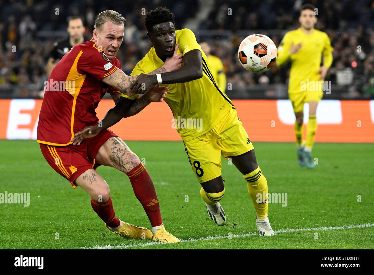Rick Karsdorp of AS Roma and Joao Paulo Fernandes of Sheriff compete ...