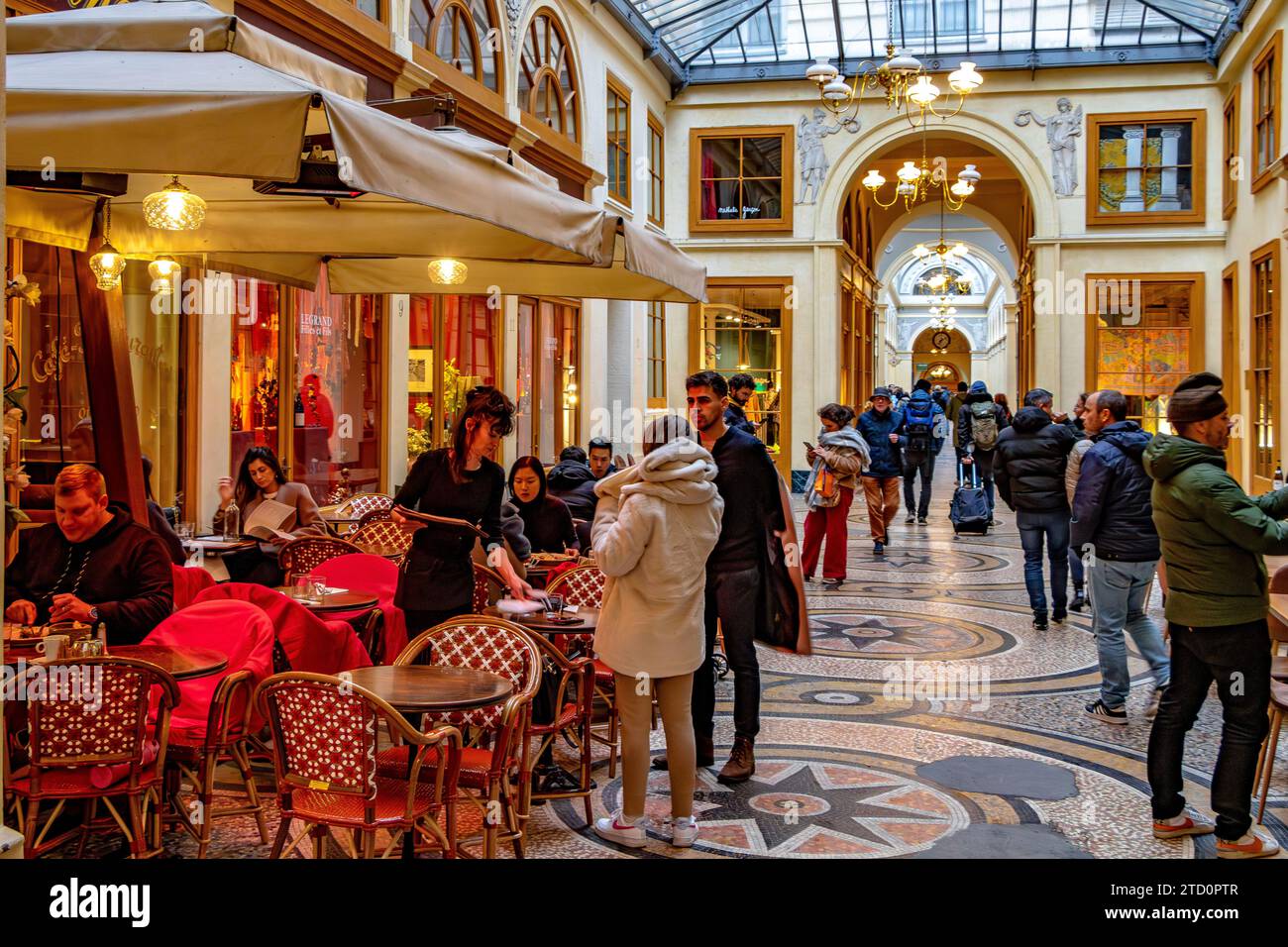 Inside a cafe france hi-res stock photography and images - Alamy