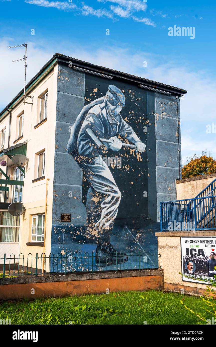 The Runner mural commemorating Operation Motorman, painted by the ...