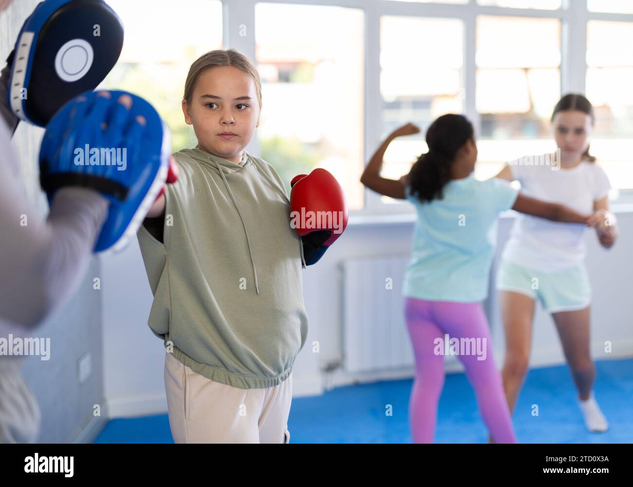 Boxing african boy hi-res stock photography and images - Alamy