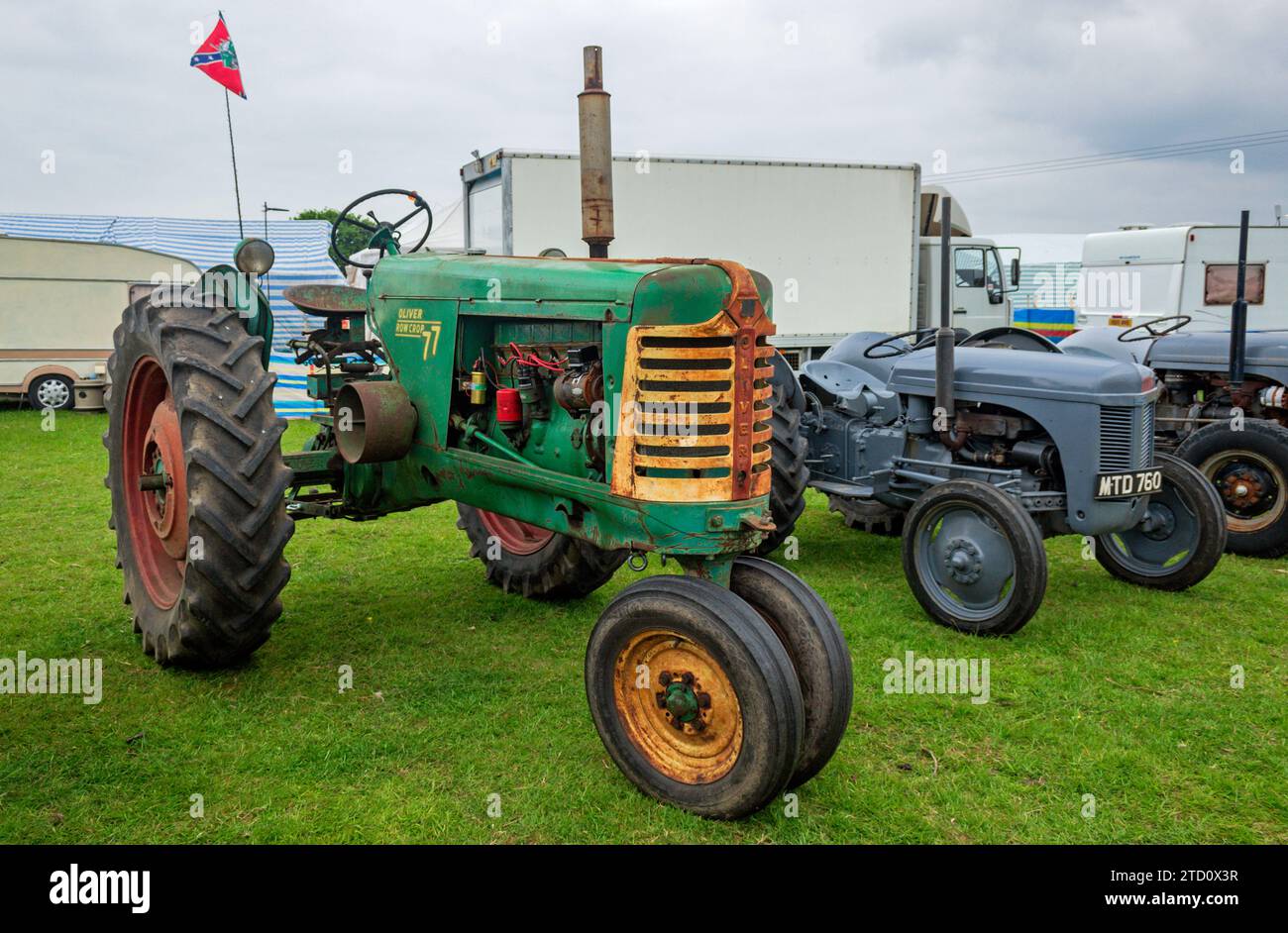 Oliver row crop 77 hi-res stock photography and images - Alamy