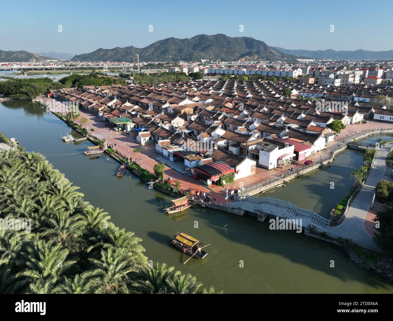 (231215) -- FUZHOU, Dec. 15, 2023 (Xinhua) -- This aerial photo taken ...