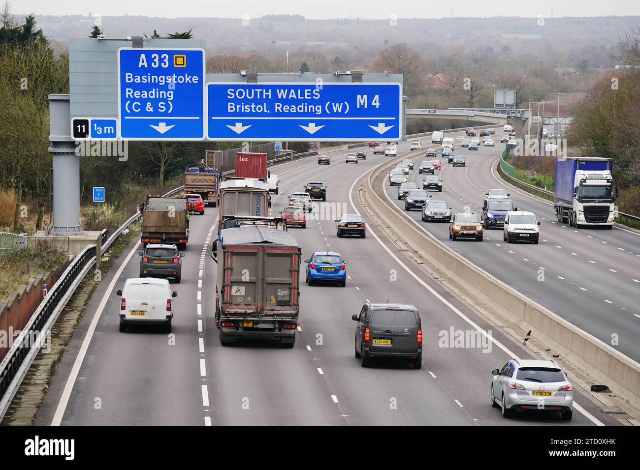 Vehicles on the M4 smart motorway, looking westwards towards junction ...