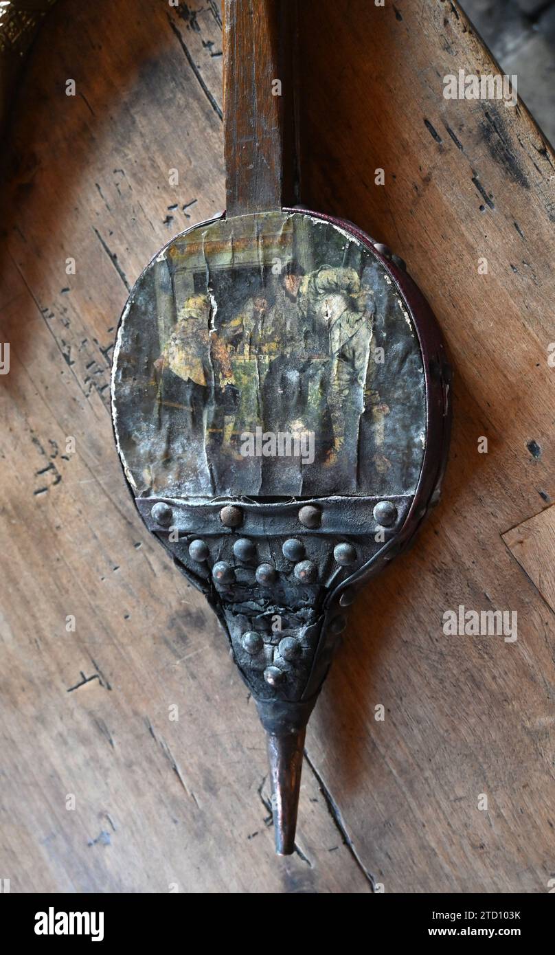 Medieval bellows hi-res stock photography and images - Alamy