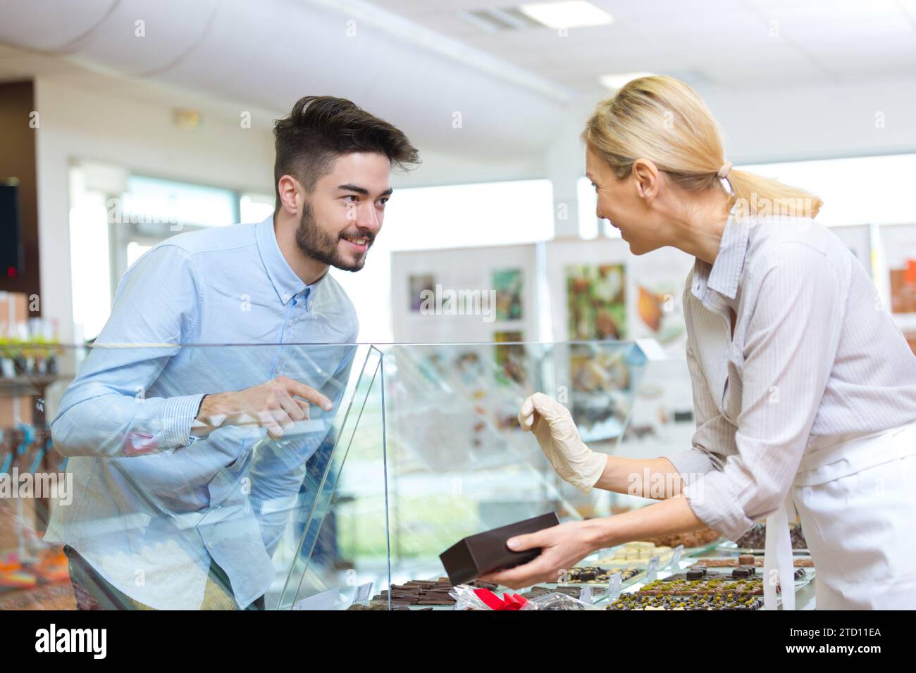 Selling chocolates hi-res stock photography and images - Alamy