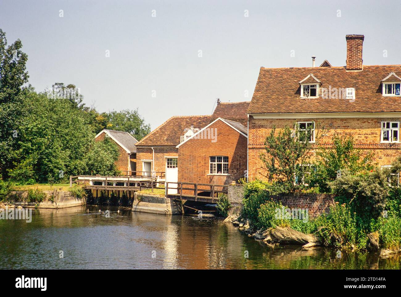 Watermill and mill buildings, River Stour, Flatford Mill, Suffolk ...