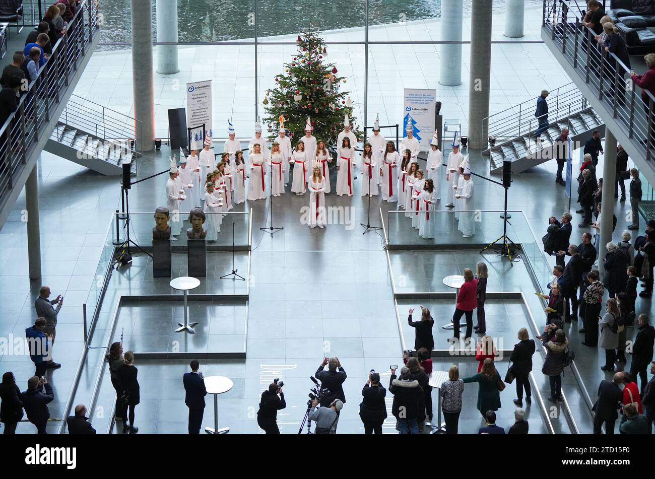 15 December 2023, Berlin: The Lucia Choir from the Stockholm Music High ...