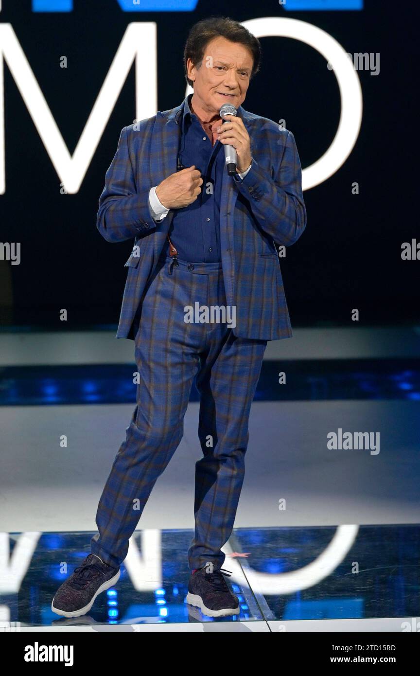 Massimo Ranieri in der Rai Quizshow Rischiatutto 70 in den Fabrizio ...