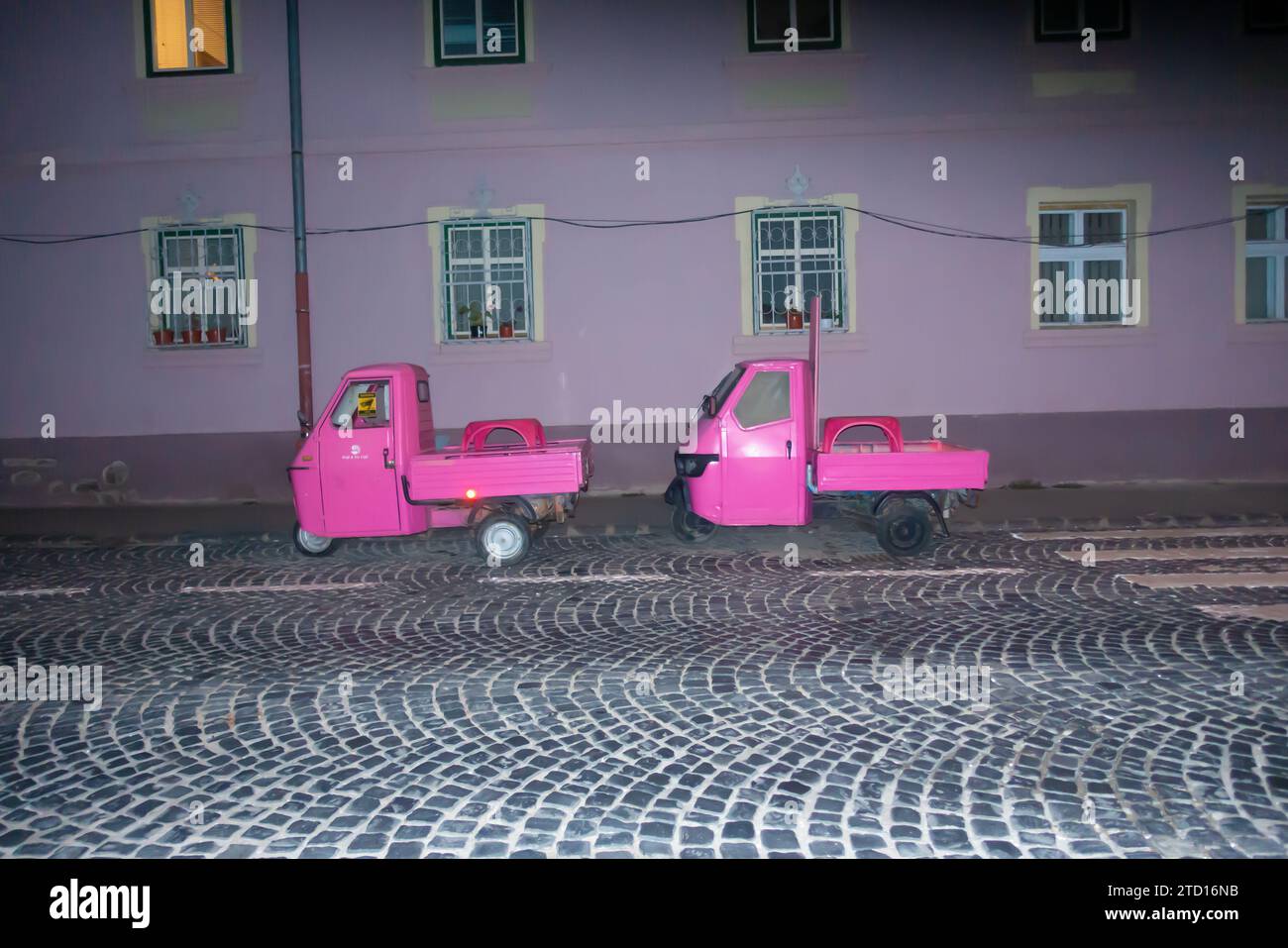 Pink trucks hi-res stock photography and images - Alamy