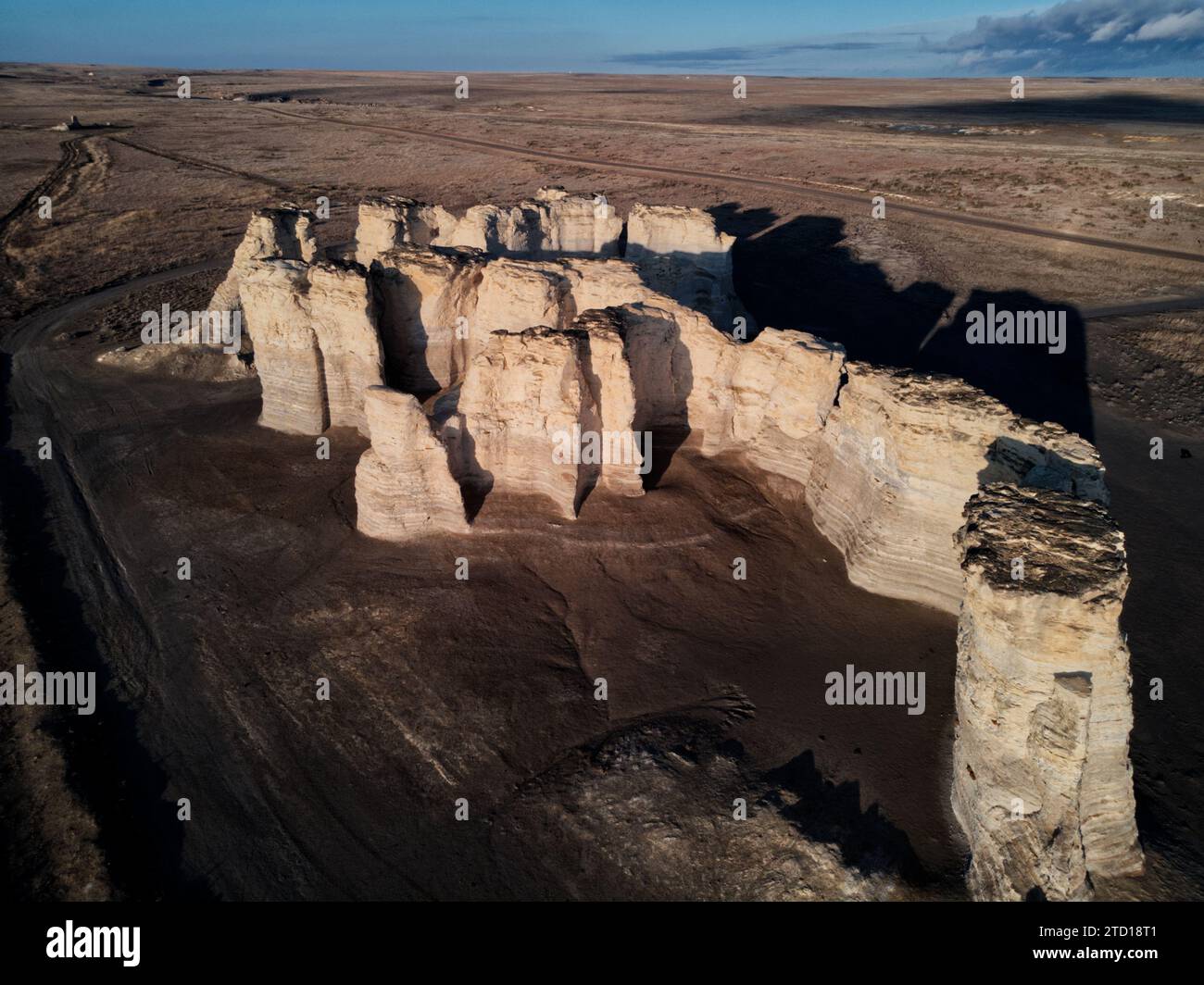 monument rocks chalk pyramids rock formation in gove county kansas ...