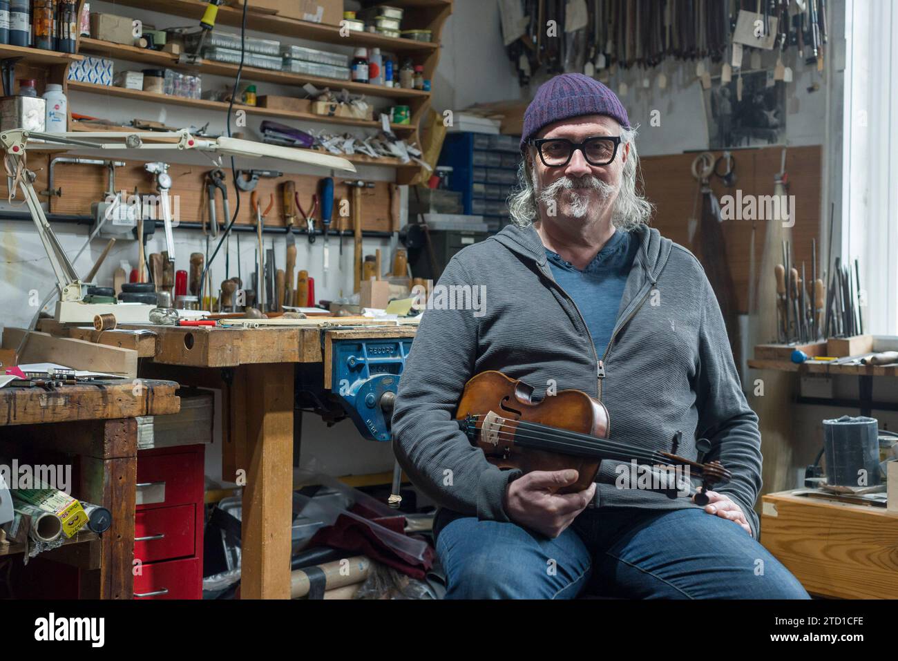 Skilled craftmen hi-res stock photography and images - Alamy