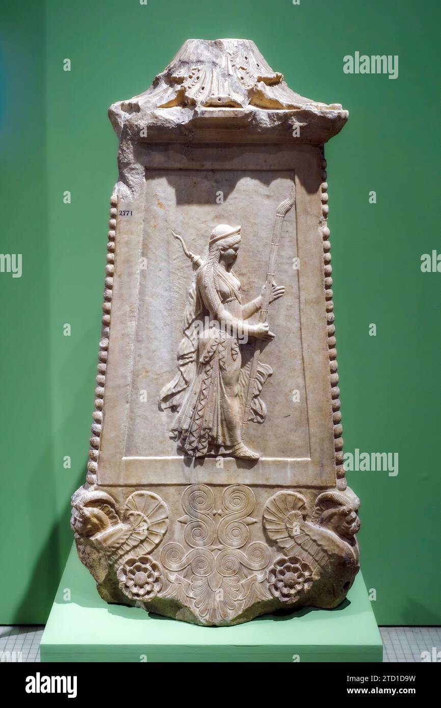 Artemis statue sculpture ancient hi-res stock photography and images ...