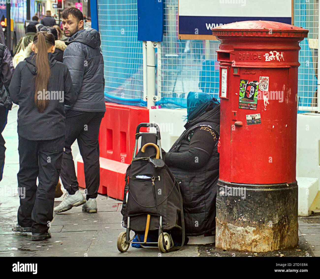 Glasgow, Scotland, UK. 15th December, 2023. UK Weather: Cloudy saw a ...