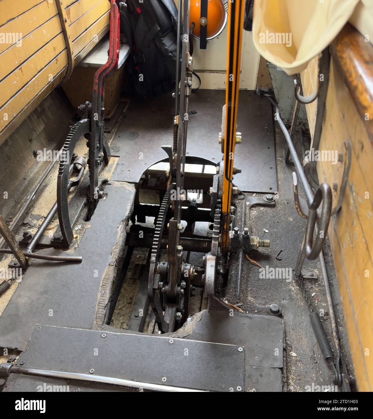 gears and pulleys of san francsico cable car tram Stock Photo - Alamy