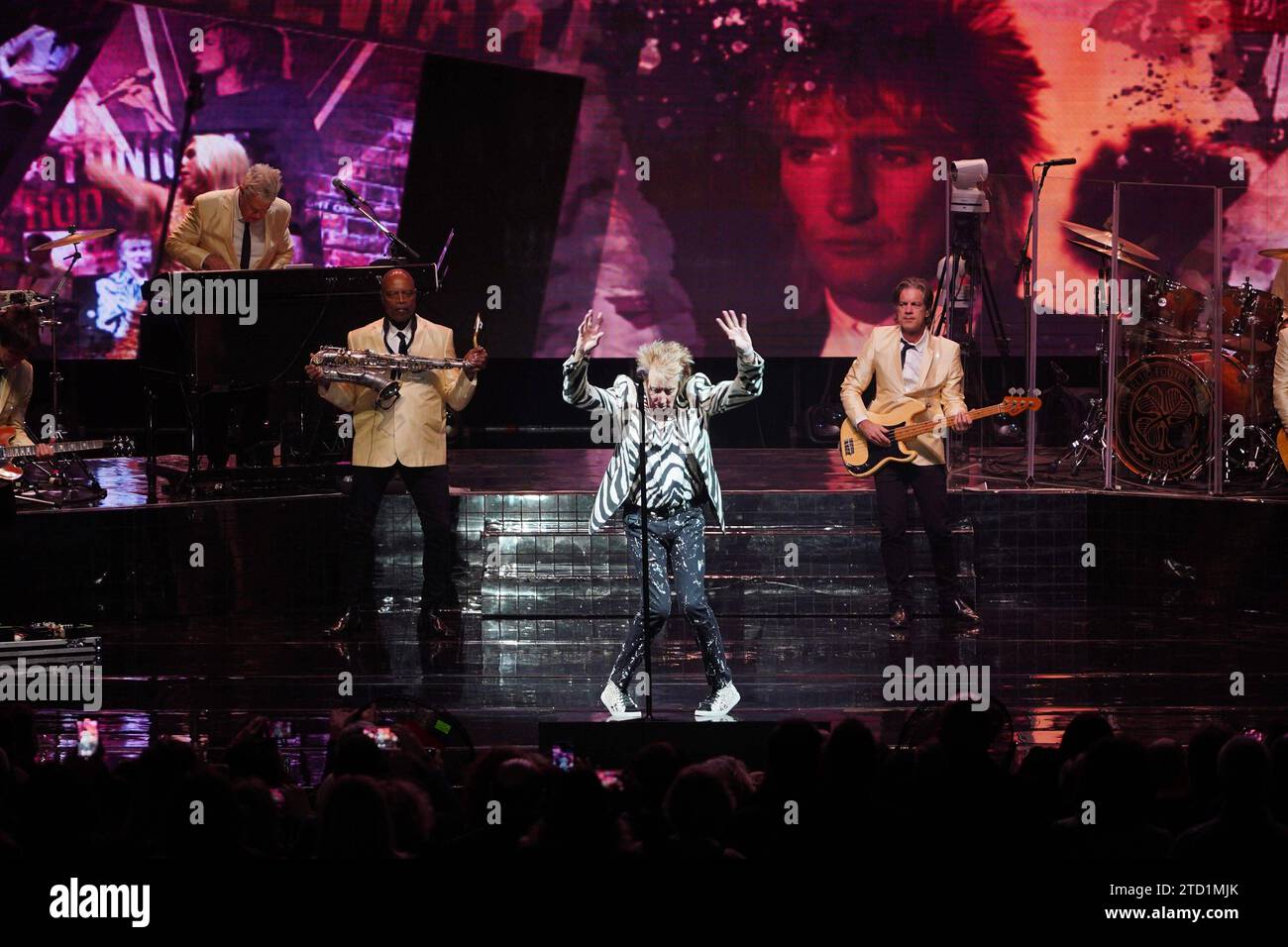 Singer Rod Stewart performing during Navidades Starlite Madrid 2023 in ...