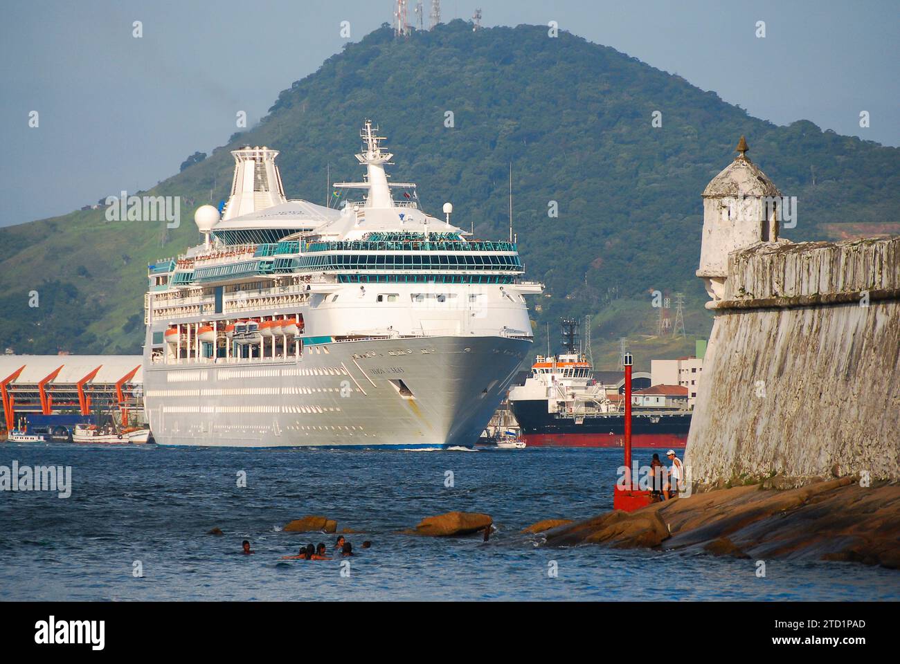 Port of santos hi-res stock photography and images - Alamy
