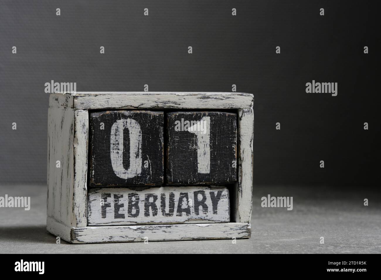 Wooden block calendar world hi-res stock photography and images - Alamy