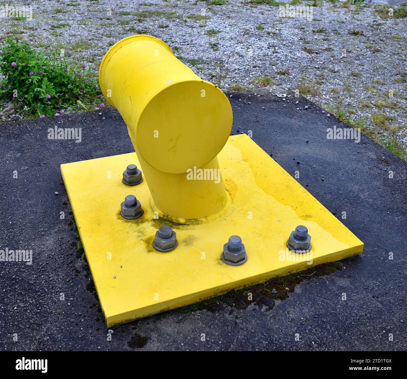 Yellow permanent mooring point in fresh tarmace Stock Photo - Alamy