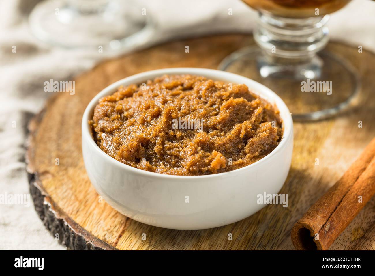 Hot buttered rum batter hi-res stock photography and images - Alamy