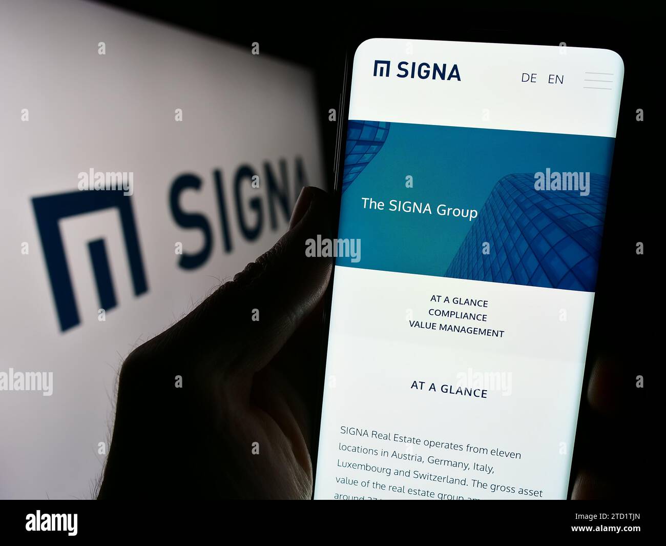 Signa hi-res stock photography and images - Alamy