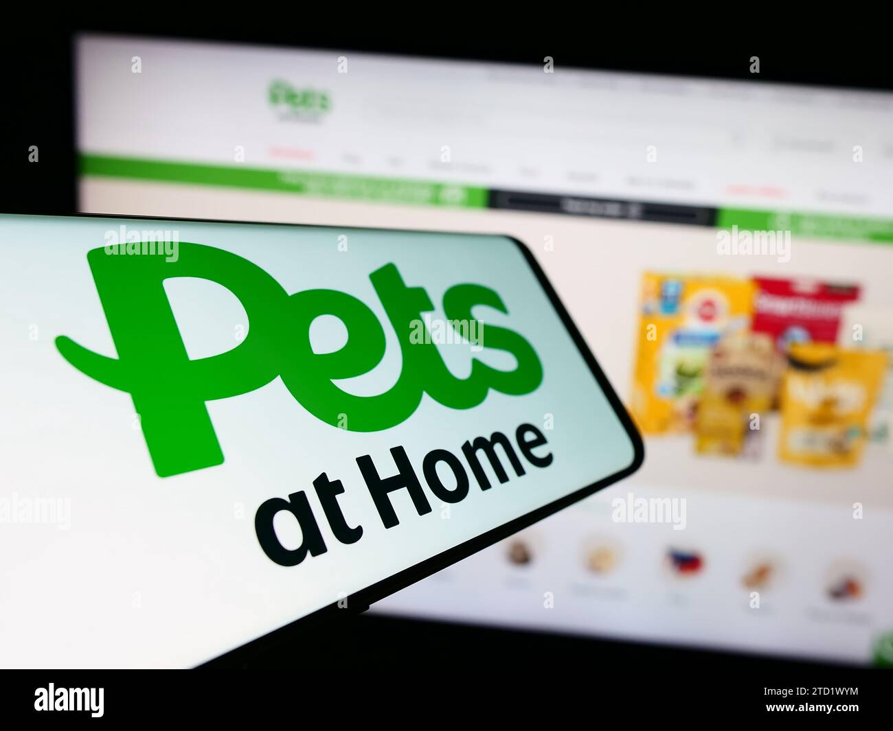 Cellphone with logo of British supplies retail company Pets at Home ...