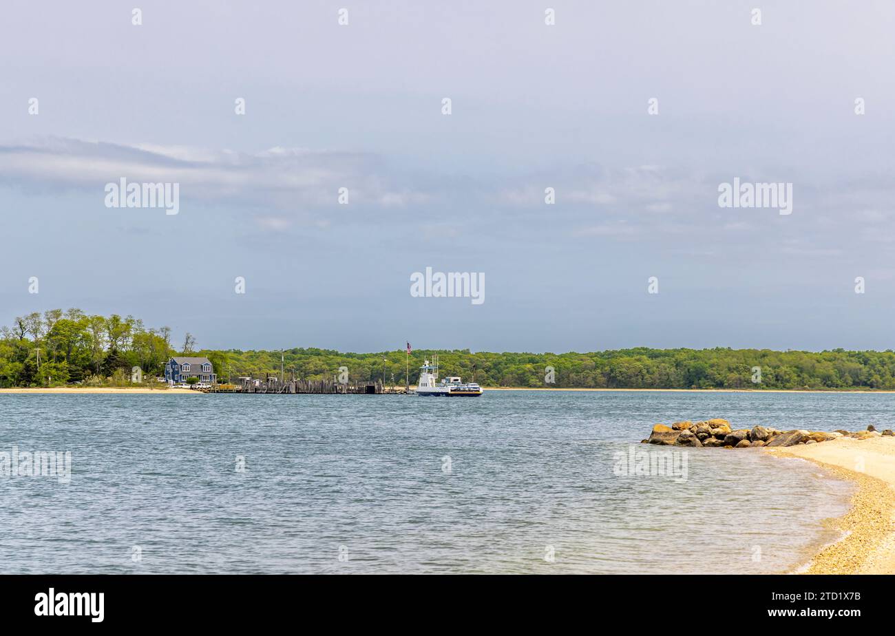 Shelter island south ferry leaving shelter island for north haven Stock ...