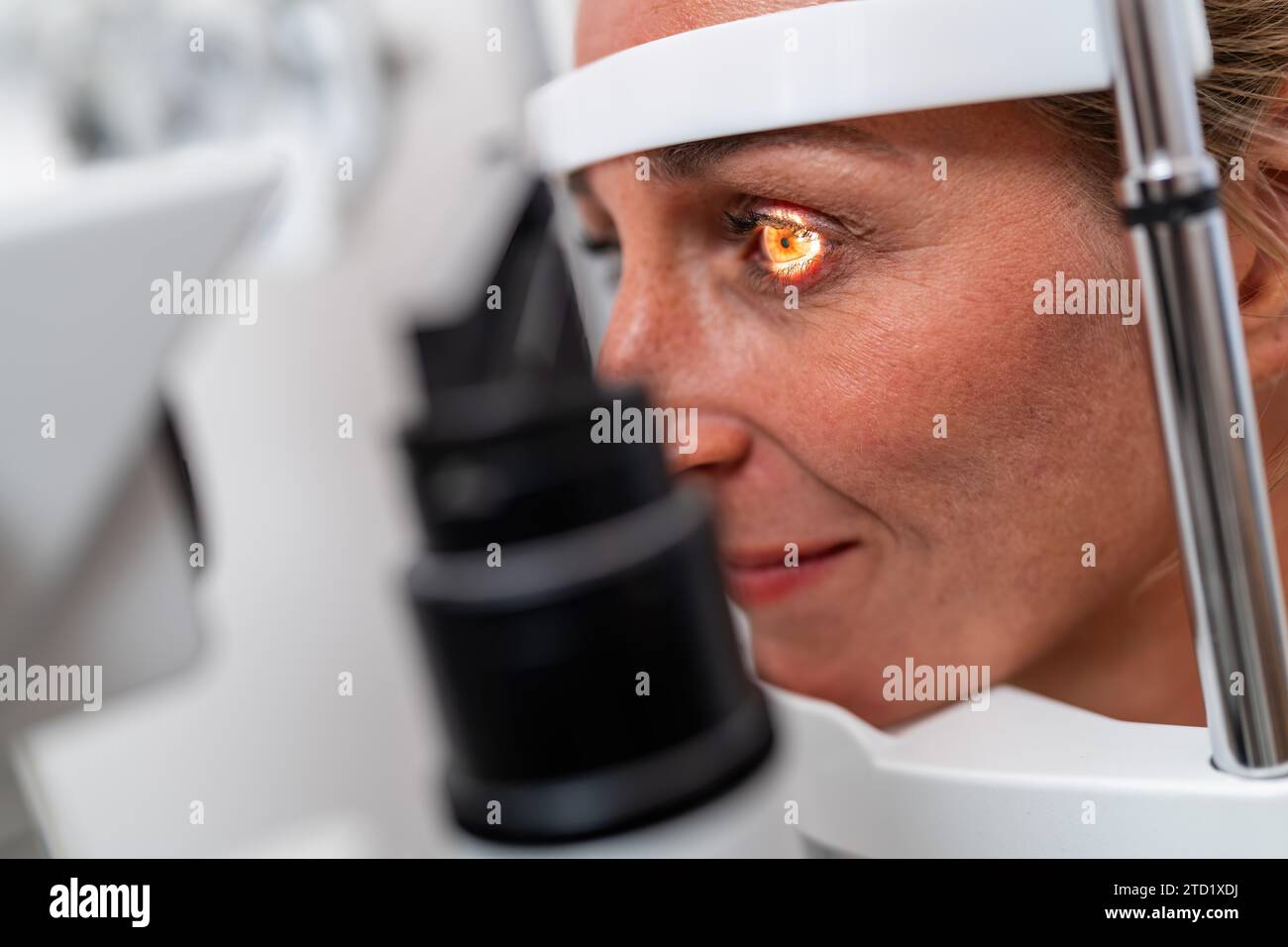 Slit lamp bio microscopy hi-res stock photography and images - Alamy
