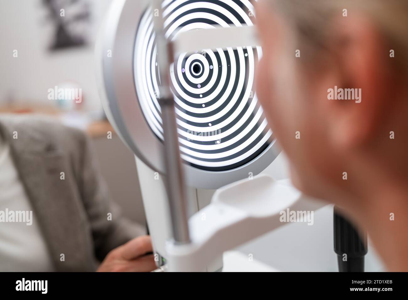 Refractive error correction hi-res stock photography and images - Alamy