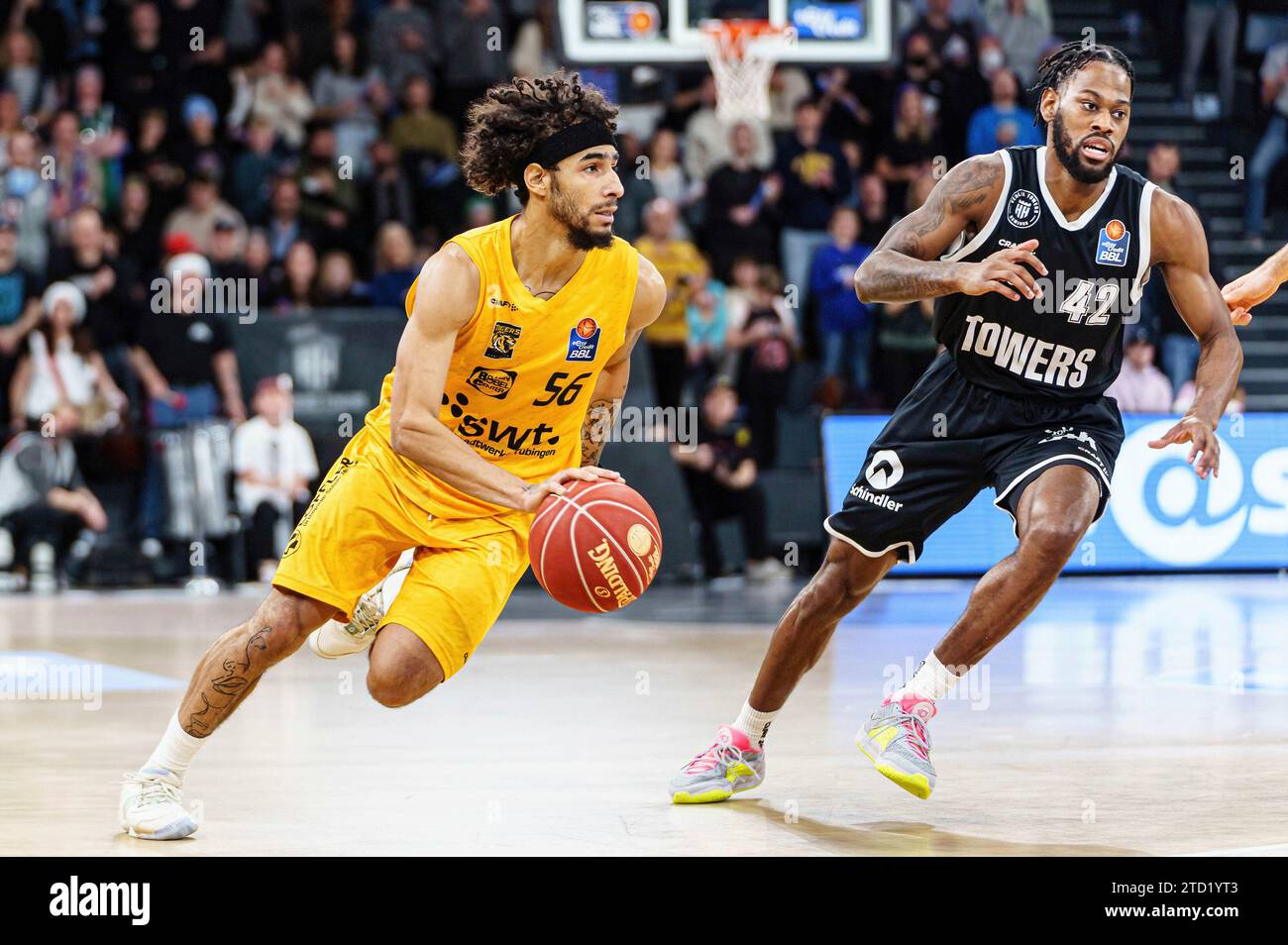 Jhivvan Jackson (Tigers Tuebingen, #56), Aljami Durham (Veolia Towers ...