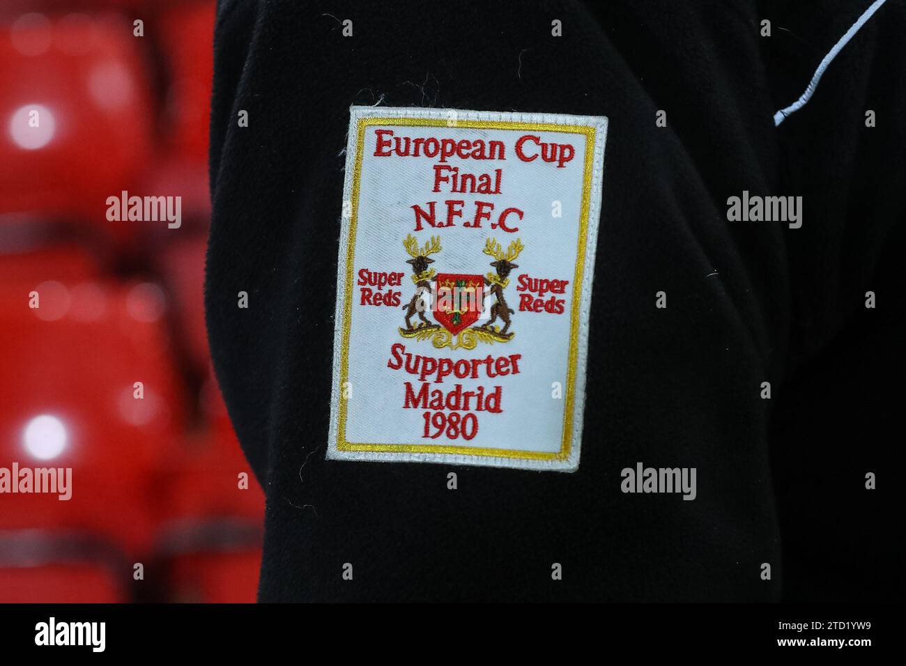 Tottenham hotspur badge hi-res stock photography and images - Alamy