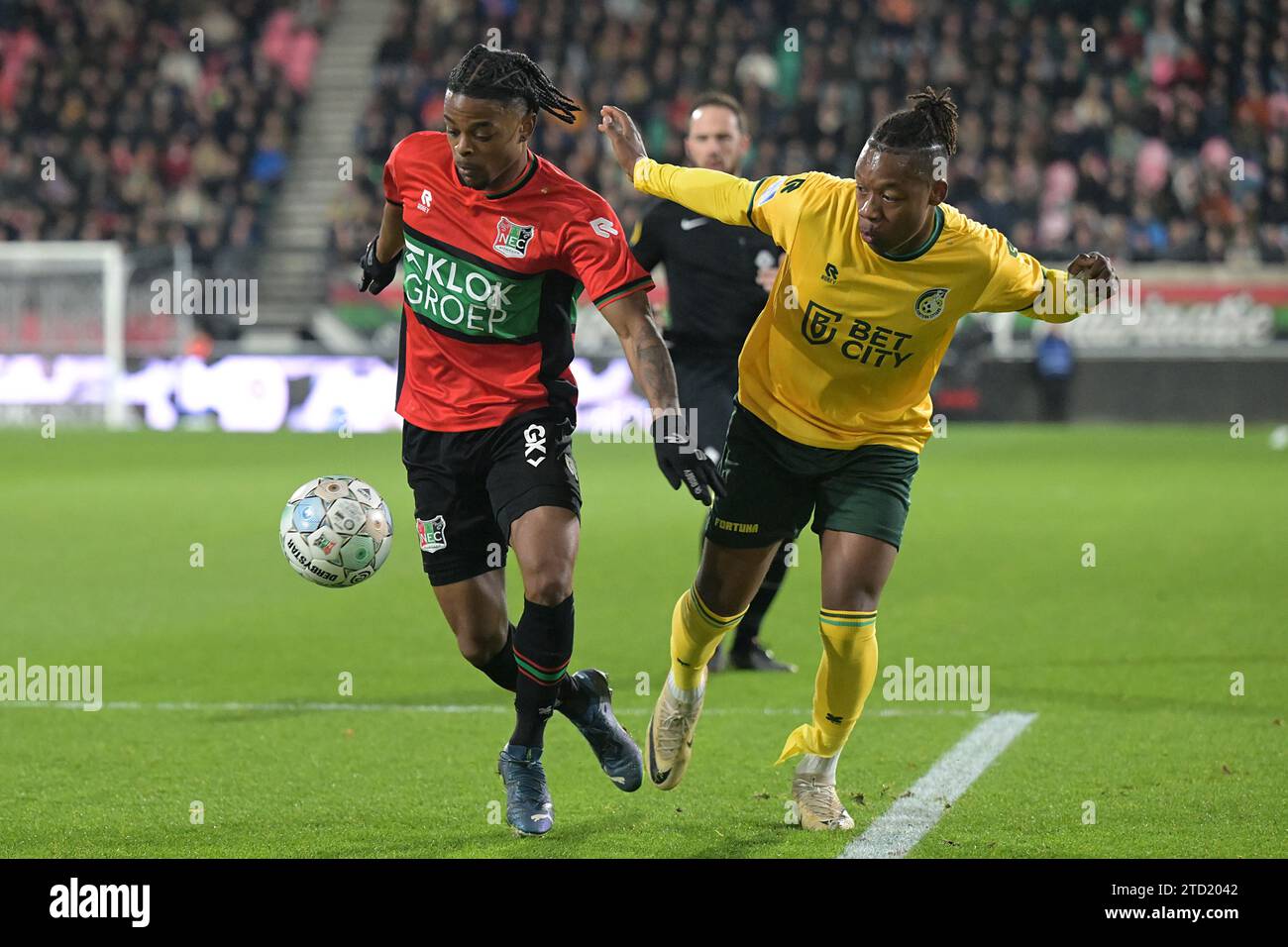 NIJMEGEN - (l-r), Sontje Hansen of NEC Nijmegen, Tijjani Noslin of ...
