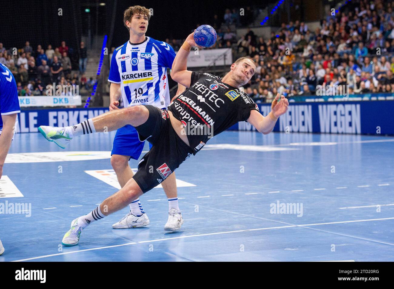Tim Zechel (HC Erlangen, #96) - vorbei an Fynn-Luca Nicolaus (TVB ...