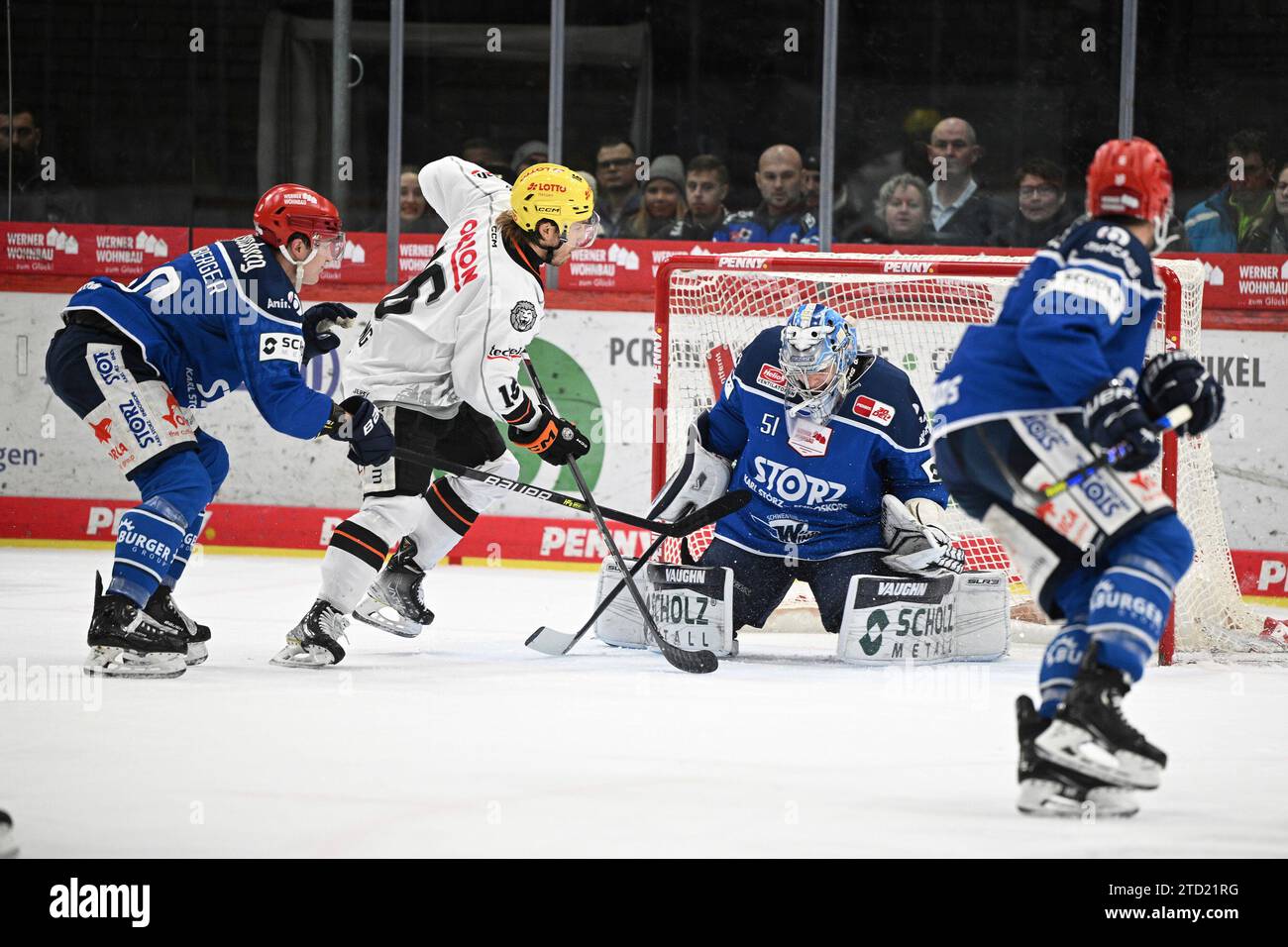 (v.l.n.r.) Peter Spornberger (Schwenninger Wild Wings #50) Chad Nehring ...