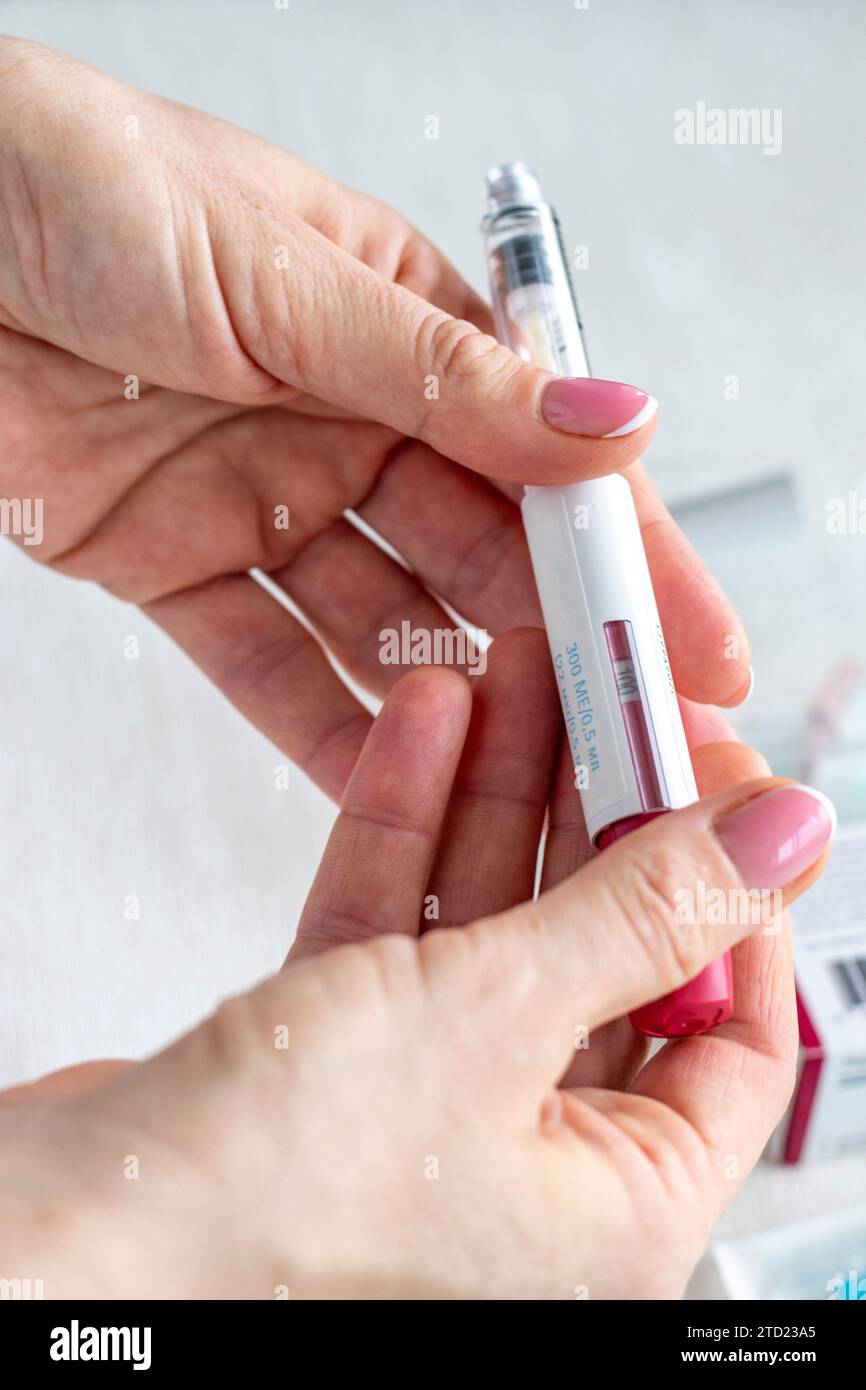 Nurse injection abdomen hi-res stock photography and images - Alamy