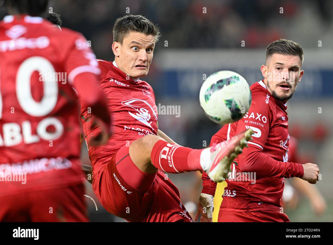 Jelle Vossen (9) of Zulte-Waregem pictured with Alessandro Ciranni (14 ...