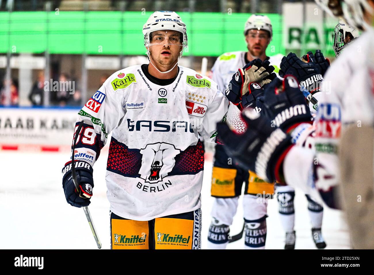 Torjubel, Jubel, Freude Jaeden Descheneau (Eisbaeren Berlin, #39) GER ...