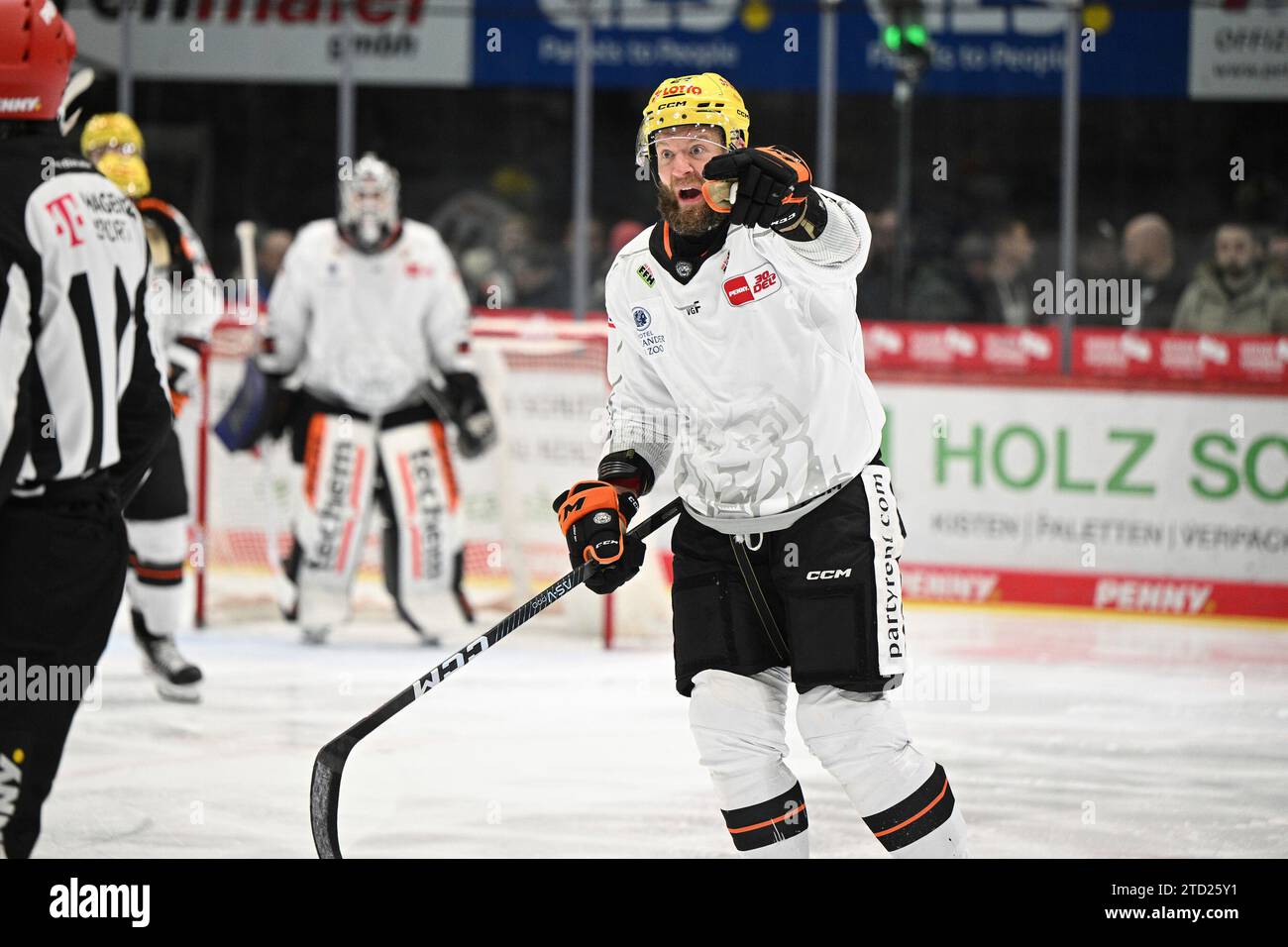 Ben Blood (Loewen Frankfurt #24) Schwenninger Wild Wings gegen Loewen ...