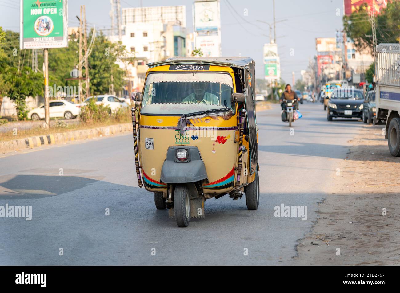 Street scene in Mirpur, Azad Kashmir, Pakistan Stock Photo - Alamy