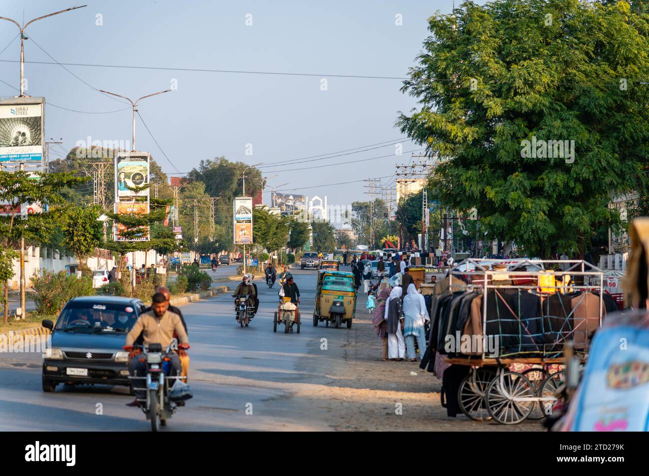 Street scene in Mirpur, Azad Kashmir, Pakistan Stock Photo - Alamy