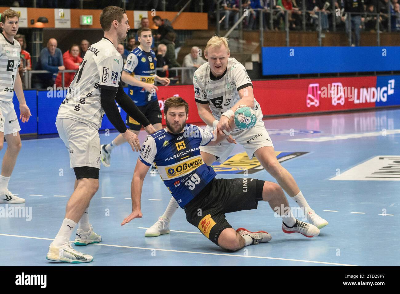 Patrick Wiencek (Kreis, THW Kiel, #17), Malte Donker (RR, THSV Eisenach ...