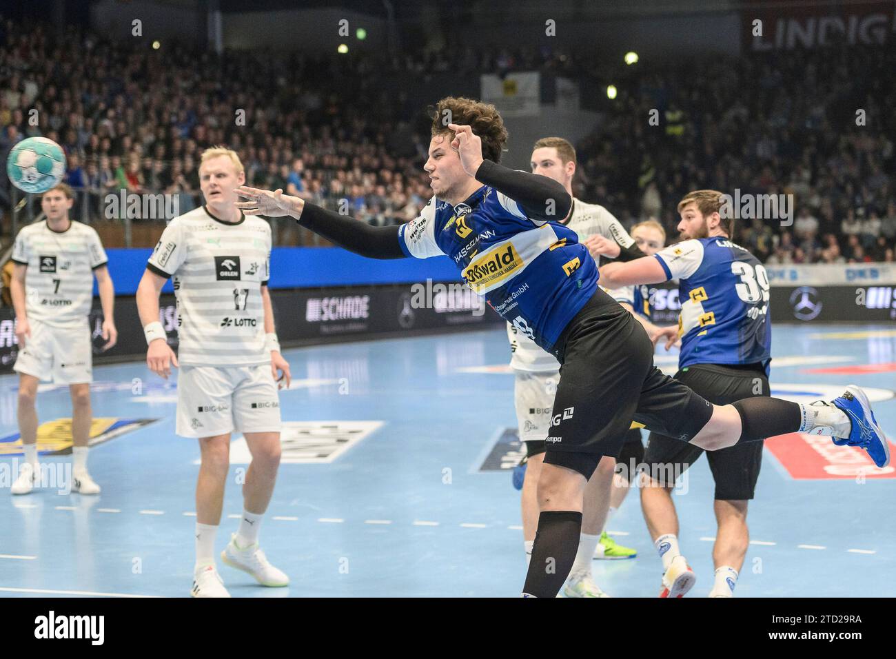 Justin Kurch (Kreis, THSV Eisenach, #52), Patrick Wiencek (Kreis, THW ...