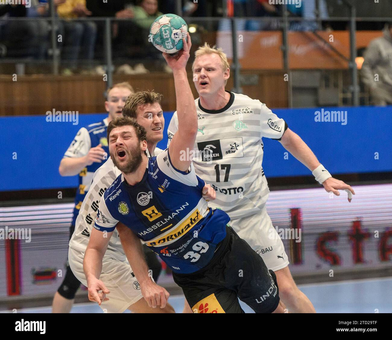 Malte Donker (RR, THSV Eisenach, #39), Magnus Landin (LA, THW Kiel, #7 ...