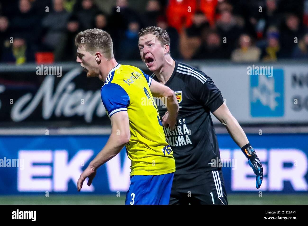 LEEUWARDEN, NETHERLANDS - DECEMBER 15: goalkeeper Yanick van Osch of SC ...