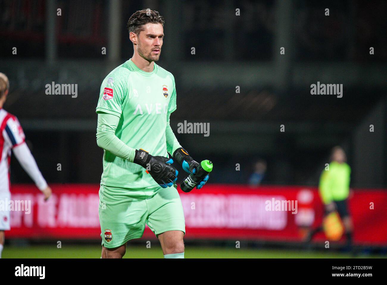 TILBURG, NETHERLANDS - DECEMBER 15: goalkeeper Joshua Smits of Willem ...