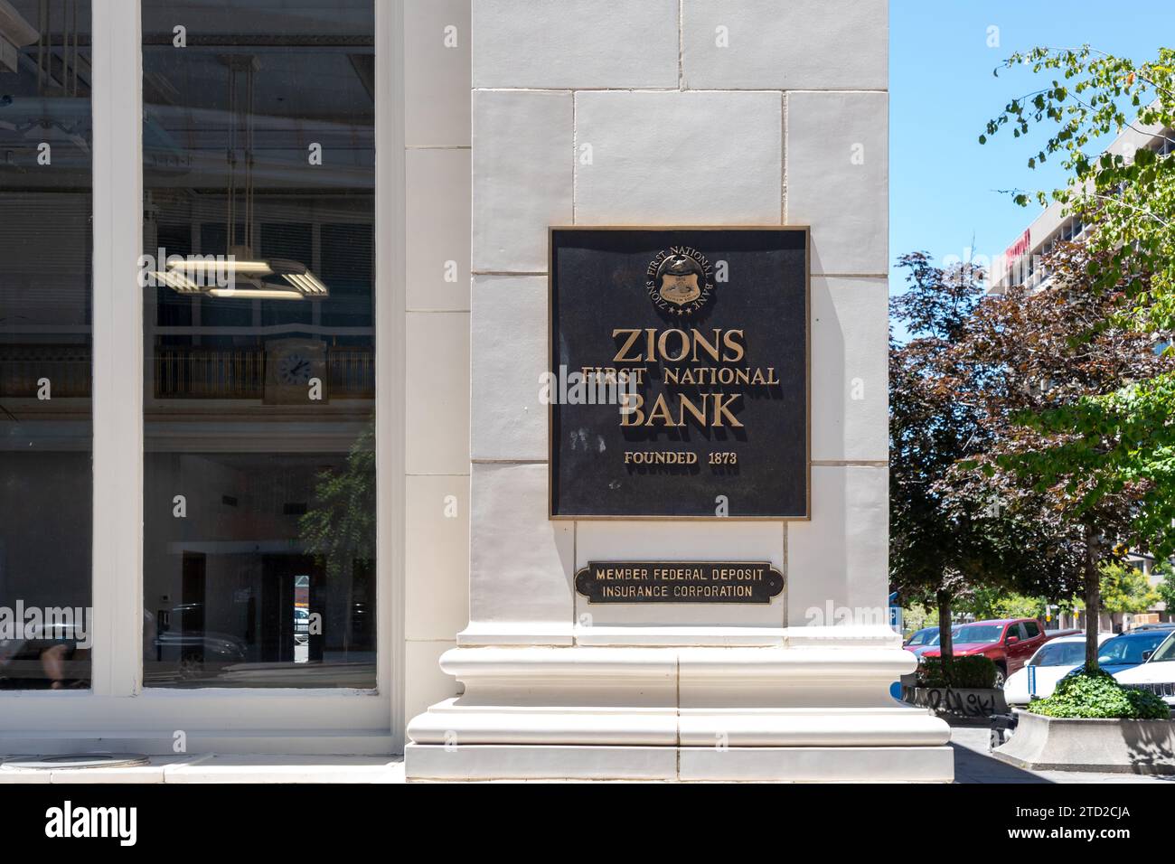 Illustrative plate hi-res stock photography and images - Alamy