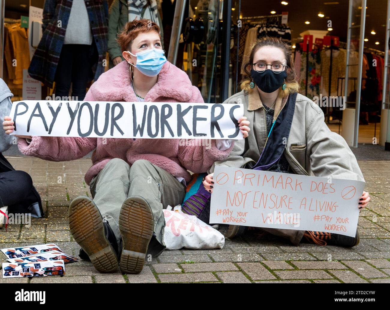 Fast fashion environment hi-res stock photography and images - Alamy